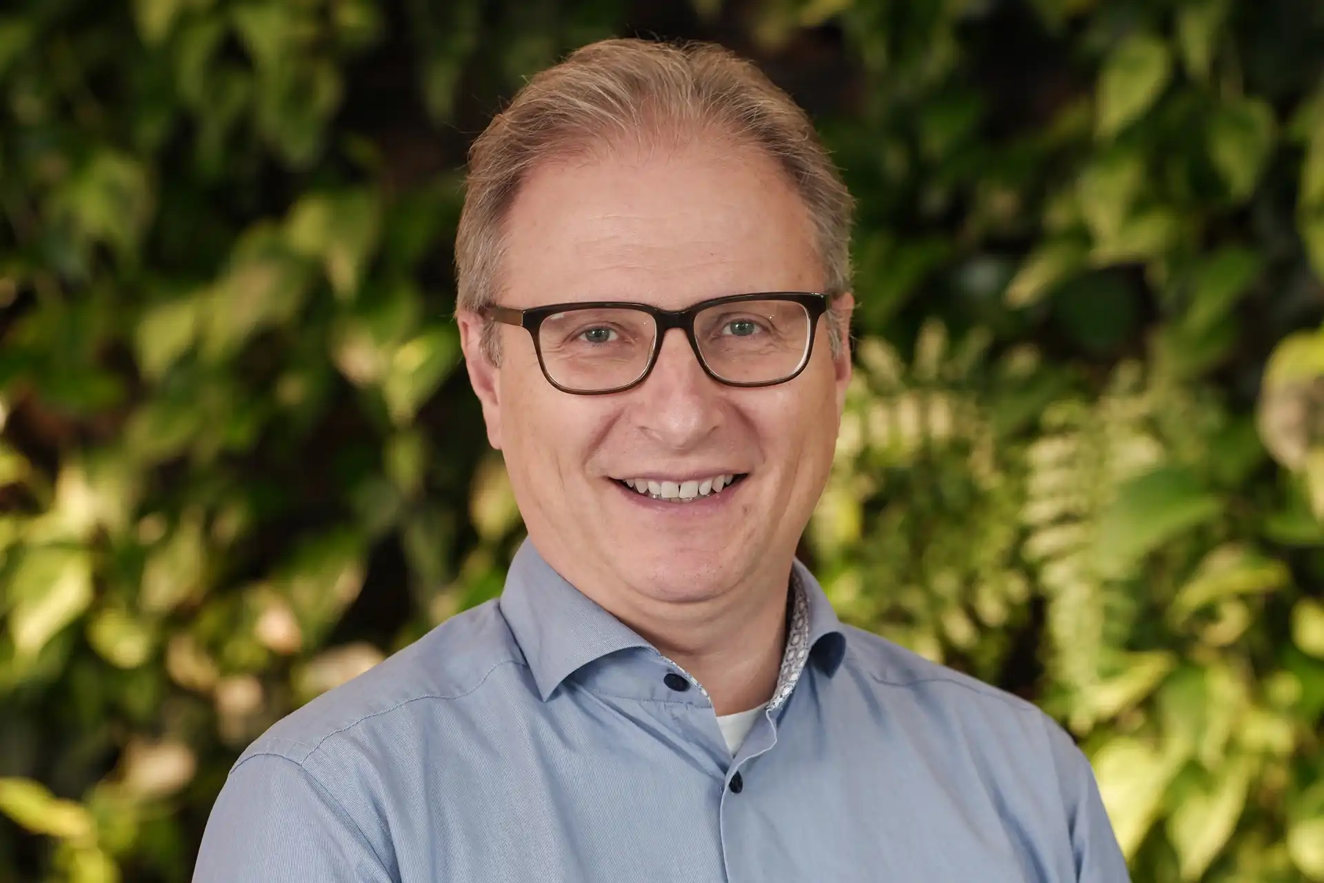 Robert Astrologo - Hemsö In English